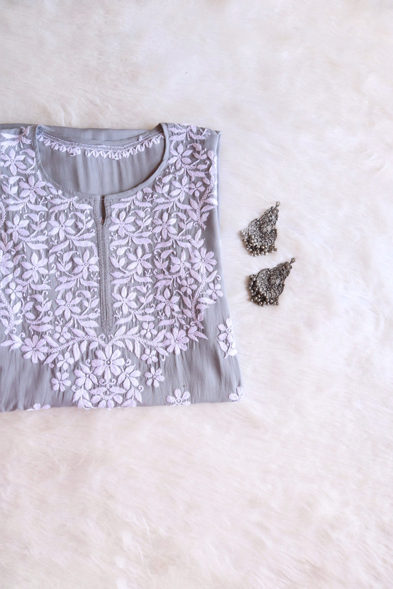 Safaa Pastel Grey Long Modale Kurta – Noor Chikankari